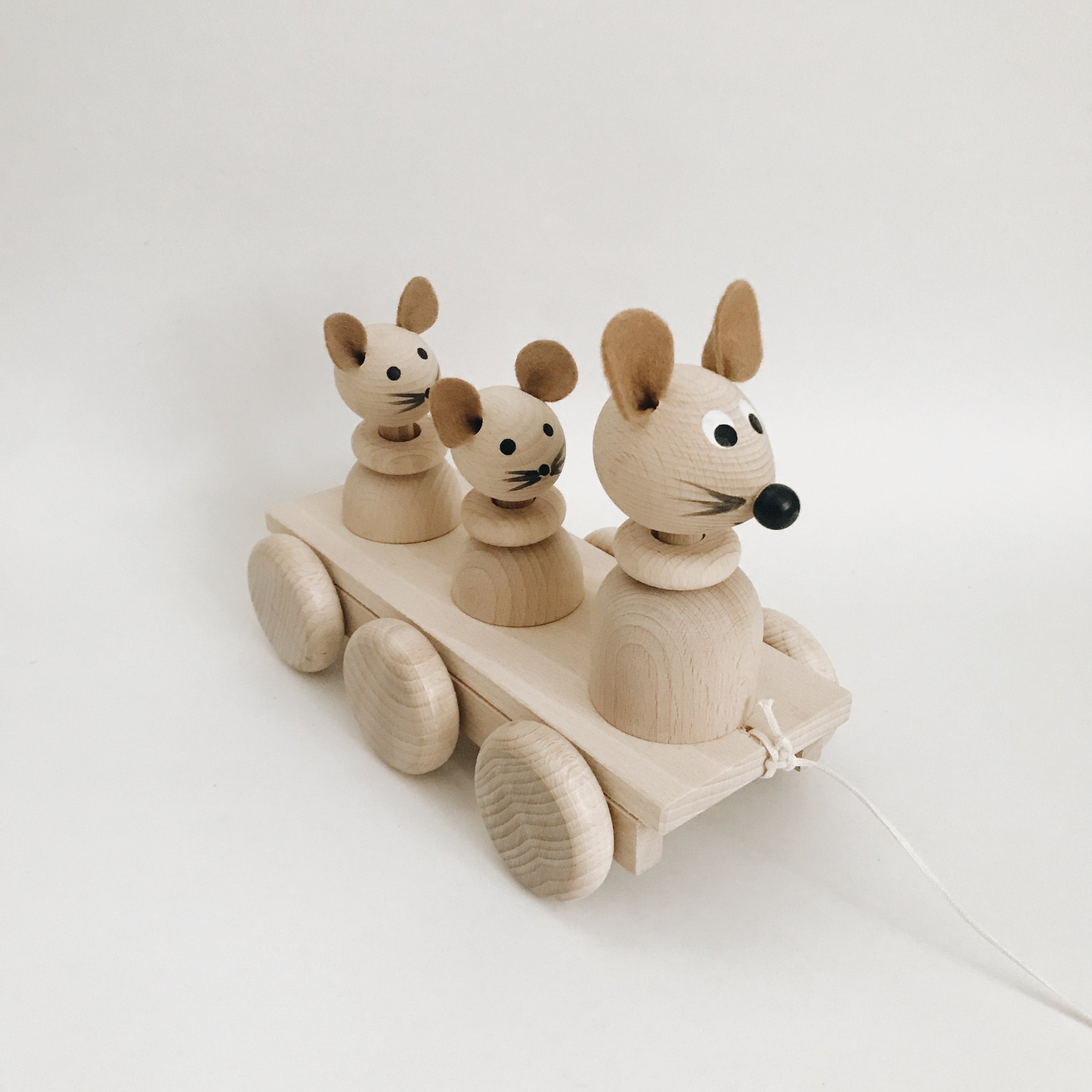 Wooden Pull-Along Mouse and Babies– Andnest